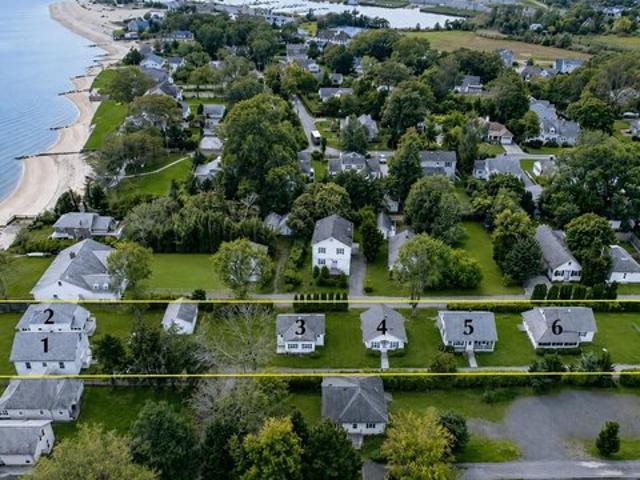 18 Smith Ln, Jamesport, NY 11947