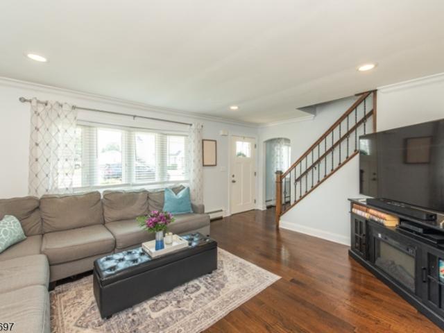 18 Sweetwood Dr