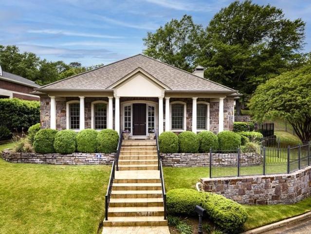 18 St Johns Pl, Little Rock, AR 72207