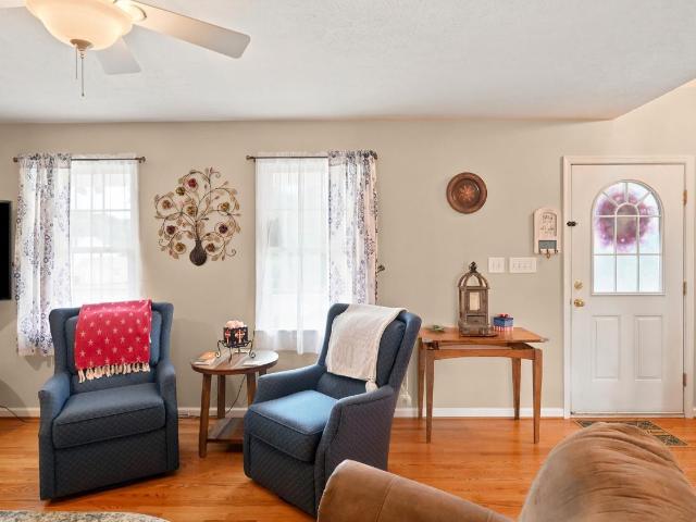 18 Stallion Court