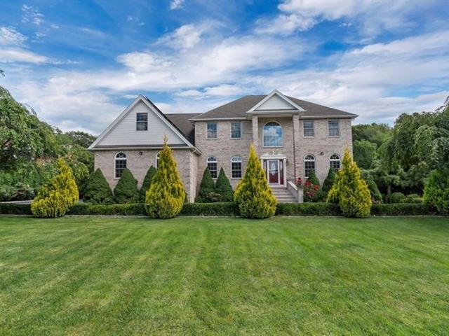 18 Steeple Ln, Lincoln, RI 02865