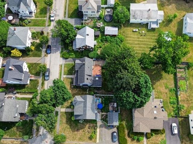 18 Sturtevant St, Beverly, MA 01915