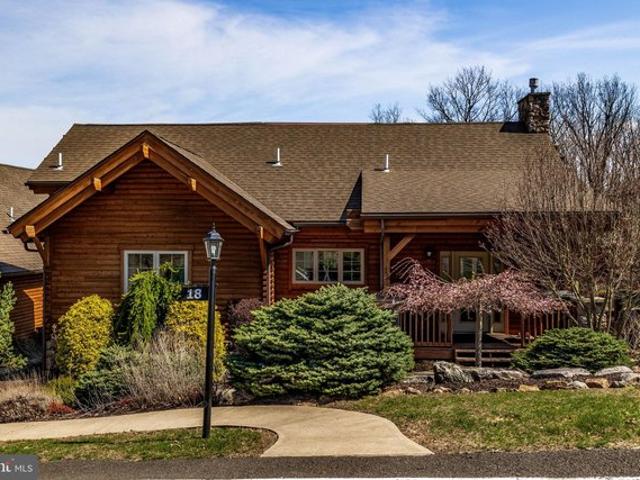 18 Sugarloaf Ln, Hazleton, PA 18202