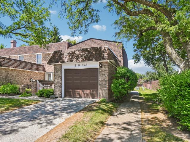 18W074 Jamestown Lane