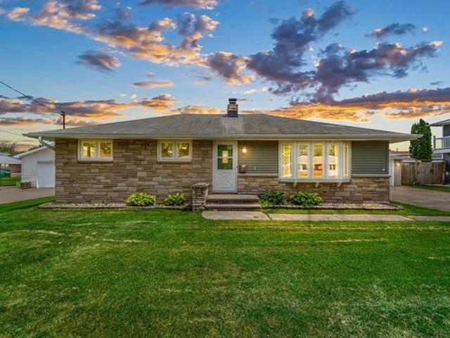 1904 Main Ave, Kaukauna, WI 54130