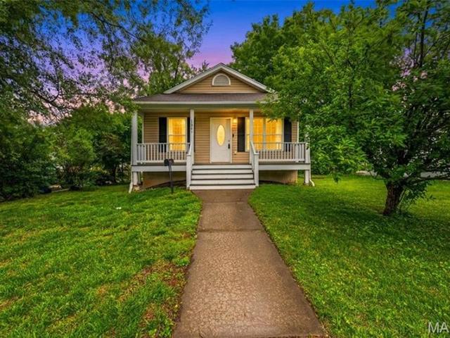 1904 N 5th St, Saint Charles, MO 63301