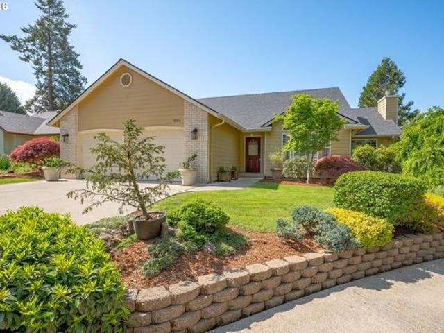 1904 NE Gibbs Cir, McMinnville, OR 97128