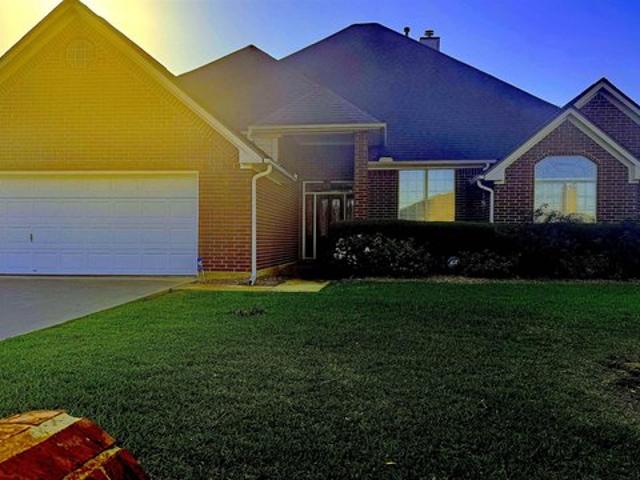 1904 Avenue L, Nederland, TX 77627