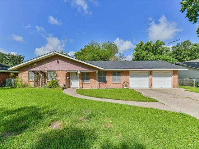 1904 Amy Dr, Baytown, TX 77520