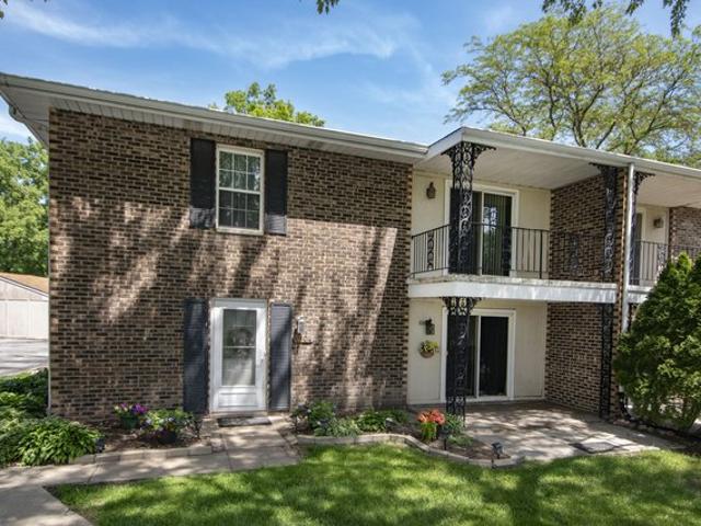1904 Burgundy St, Schererville, IN 46375