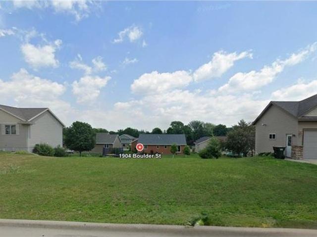 1904 Boulder St, Saint Peter, MN 56082