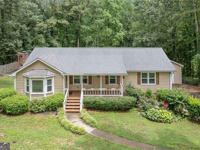 1904 Britt Dr, Snellville, GA 30078