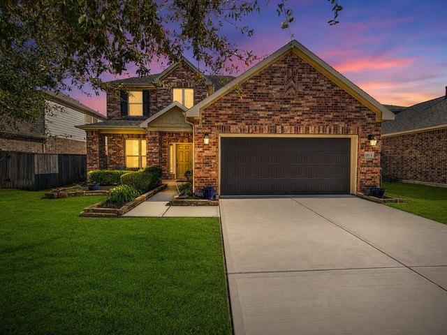 1904 Emerald Breeze Ct, Pearland, TX 77089