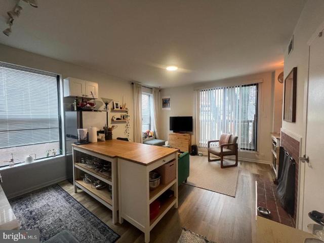 1904 Fairmount Avenue # 3