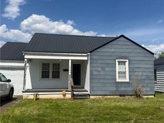 1904 Kanawha Ter, Saint Albans, WV 25177
