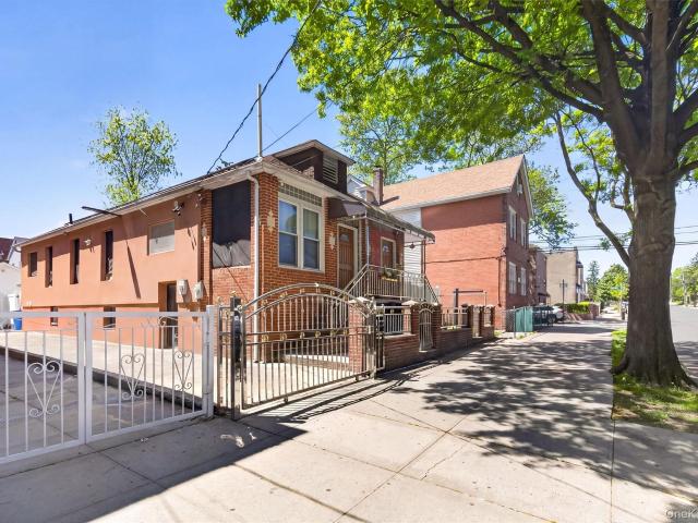 1904 Lacombe Avenue