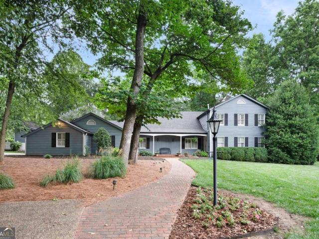 1904 Rena Lane
