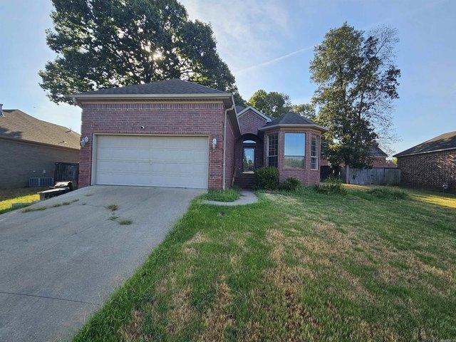 1904 Reveille Cir, Jacksonville, AR 72076