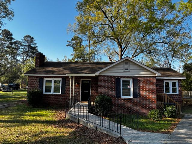 1904 Robin Road