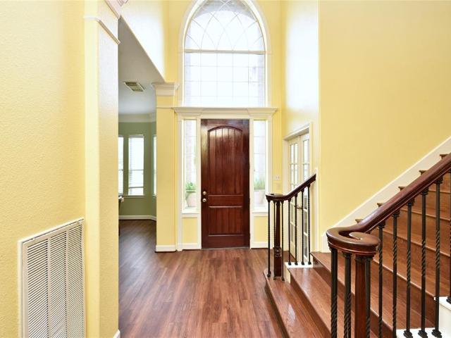 1904 Stonegrove Court