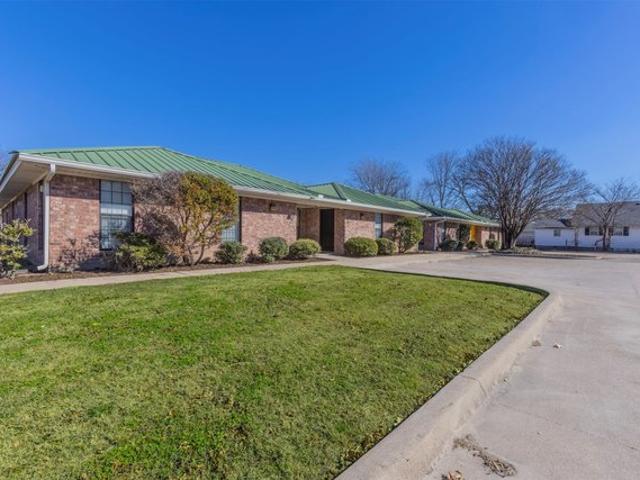 1904 S 18th St, Waco, TX 76706
