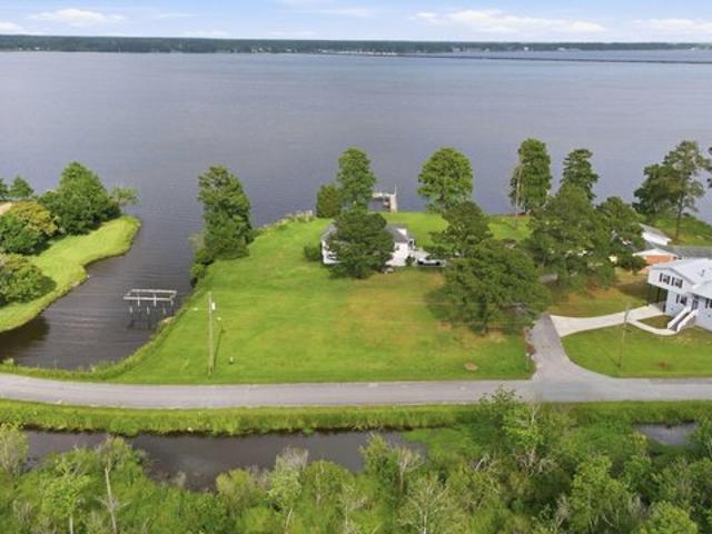 1904 Skinner Ct, New Bern, NC 28560