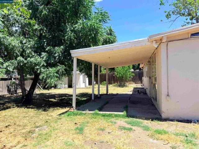 1904 Solano Ct