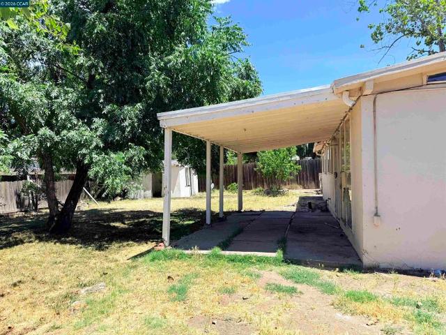 1904 Solano Ct