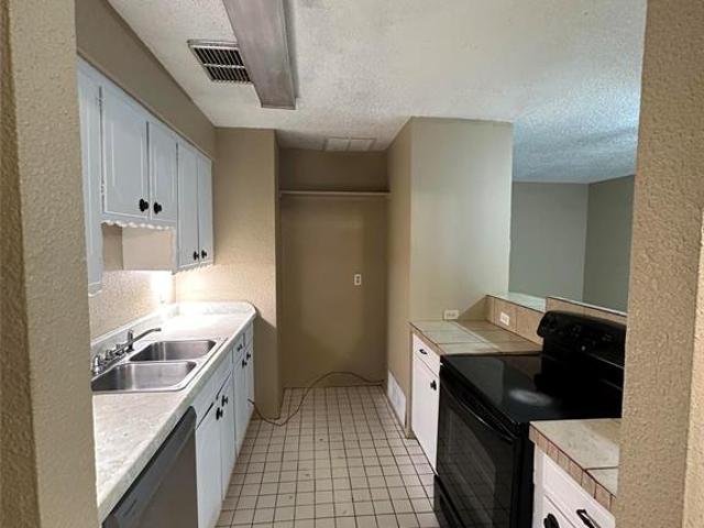 1904 W Sanford St, Arlington, TX 76012 | MLS #21112