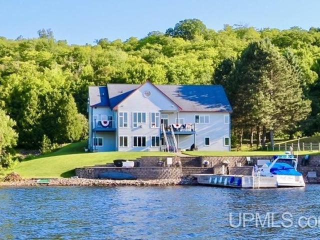 19050 Canal Rd, Houghton, MI 49931