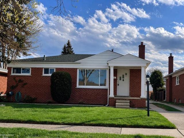 19054 Lister St, Eastpointe, MI 48021