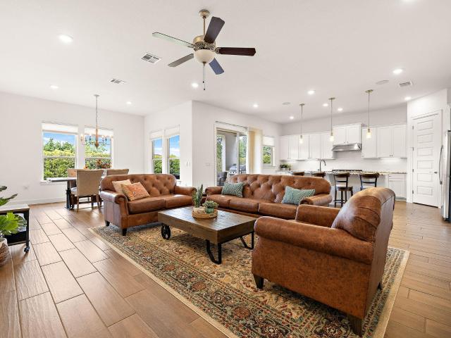 1905 Mazarro Dr