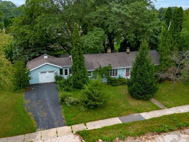 1905 N Alexander St, Appleton, WI 54911