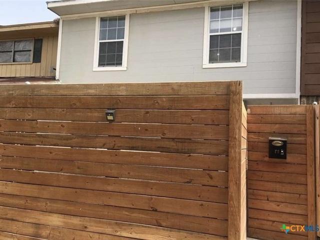 1905 N Ben Wilson St Apt 17, Victoria, TX 77901