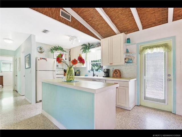 1905 NE River Ct, Jensen Beach, FL 34957 | MLS #M20055