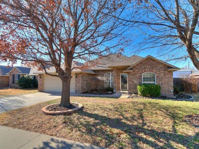 1905 Breakers West Blvd, Yukon, OK 73128
