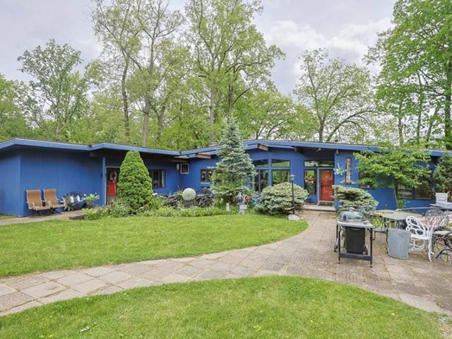 1905 Champlain Dr, Niles, MI 49120