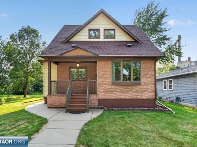 1905 E 8th Ave, Hibbing, MN 55746