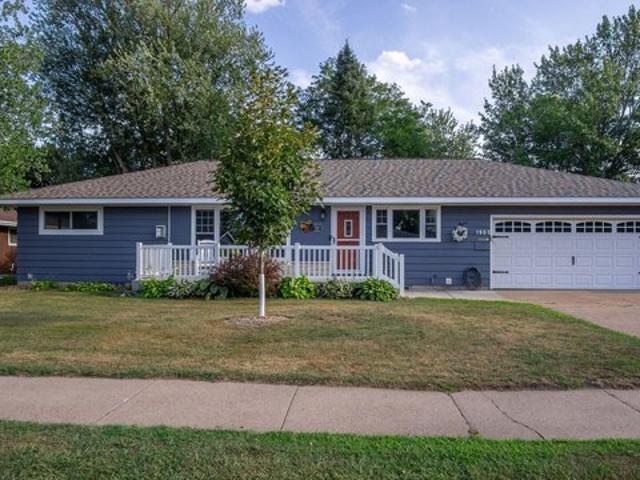 1905 E Lexington Blvd, Eau Claire, WI 54701