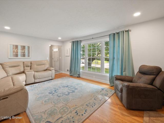 1905 Janlyn Rd