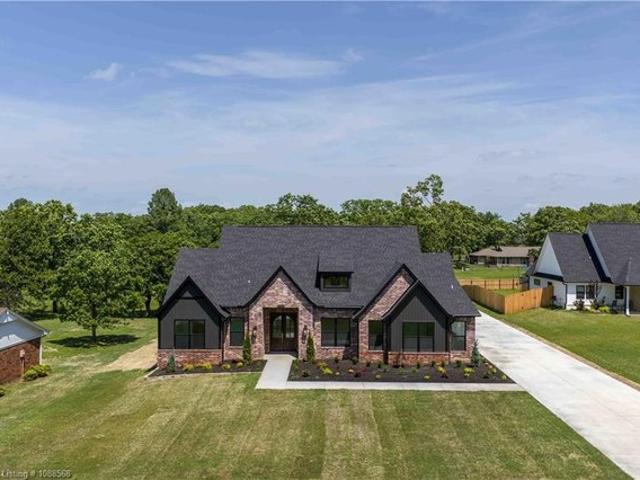 1905 Queensbury Way, Fort Smith, AR 72908