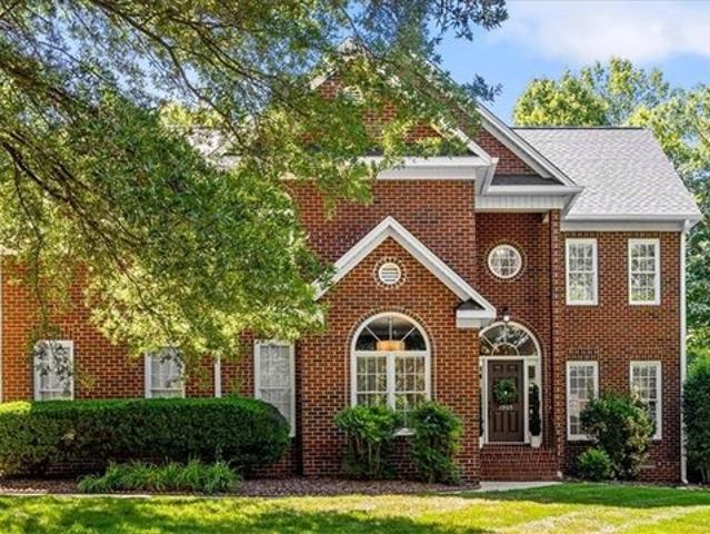 1905 Regents Park Ln, Greensboro, NC 27455