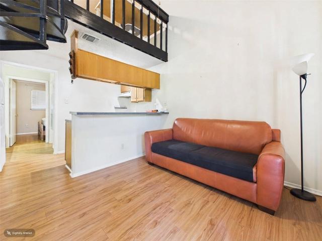 1905 San Gabriel St # 206