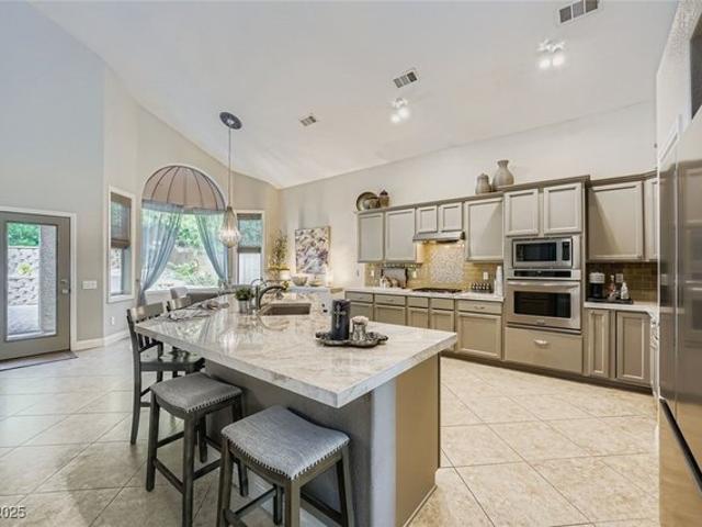 1905 Shifting Winds St, Las Vegas, NV 89117