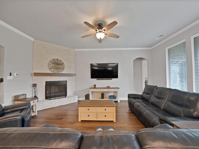 1905 Silver Falls Dr, Burleson, TX 76028 | MLS #21240
