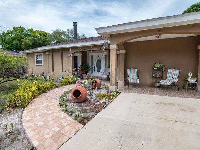 1905 W Crawford St, Tampa, FL 33604