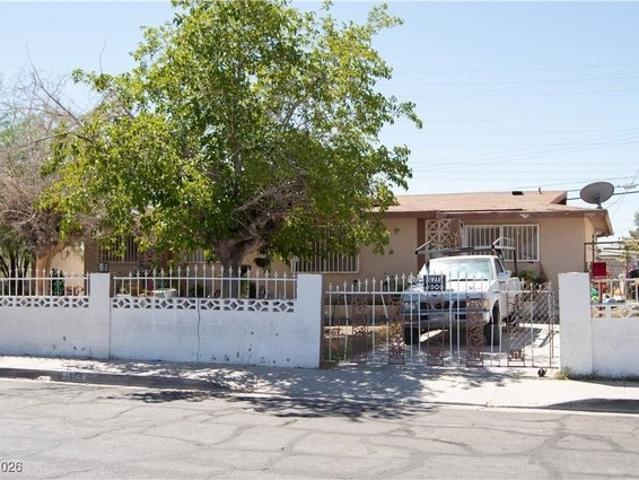 1905 W McDonald Ave, North Las Vegas, NV 89032