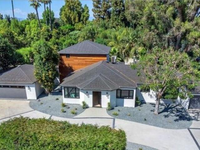 19061 Wells Dr, Los Angeles, CA 91356