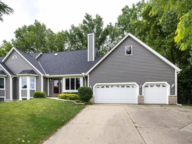 19065 HI View Dr Unit 2, Brookfield, WI 53045