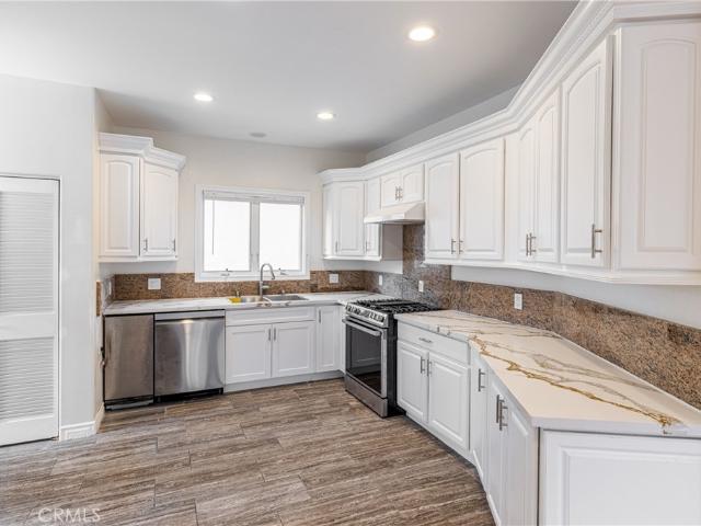 1906 New York Dr, Altadena, CA 91001 | MLS #SR26010 | Compass